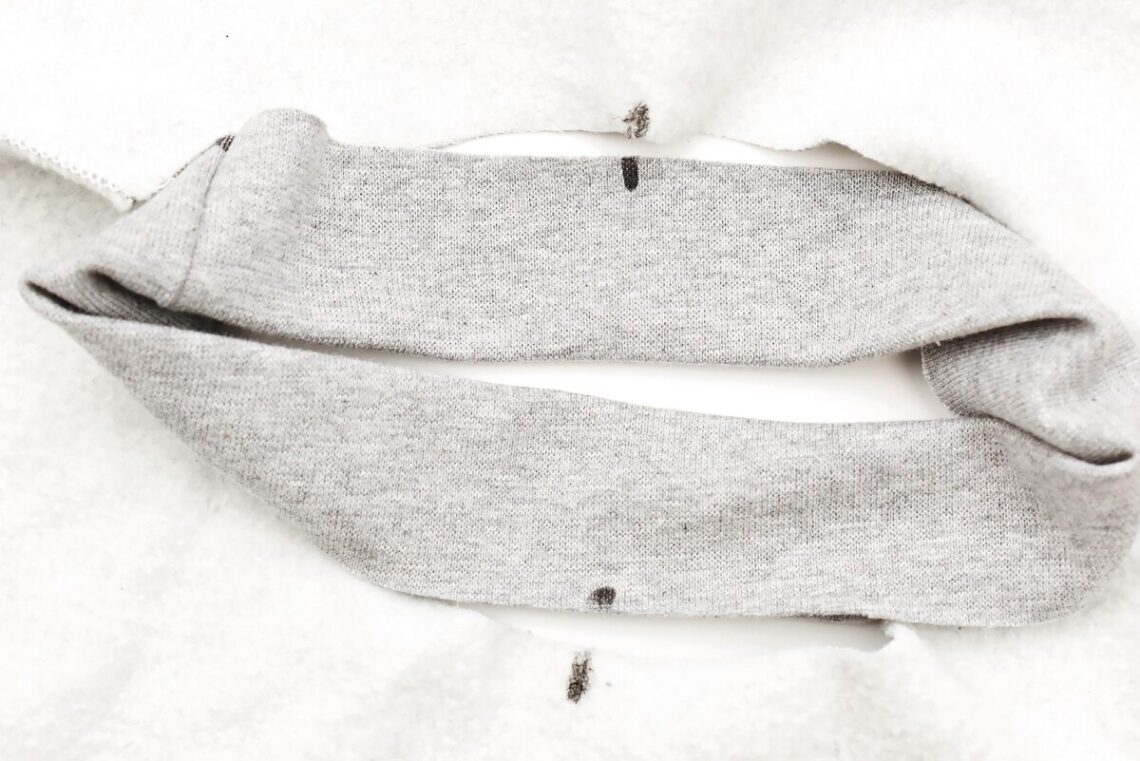 How to Sew a T-shirt Knit Neckband the Fail-Proof Way – The Last Stitch ...