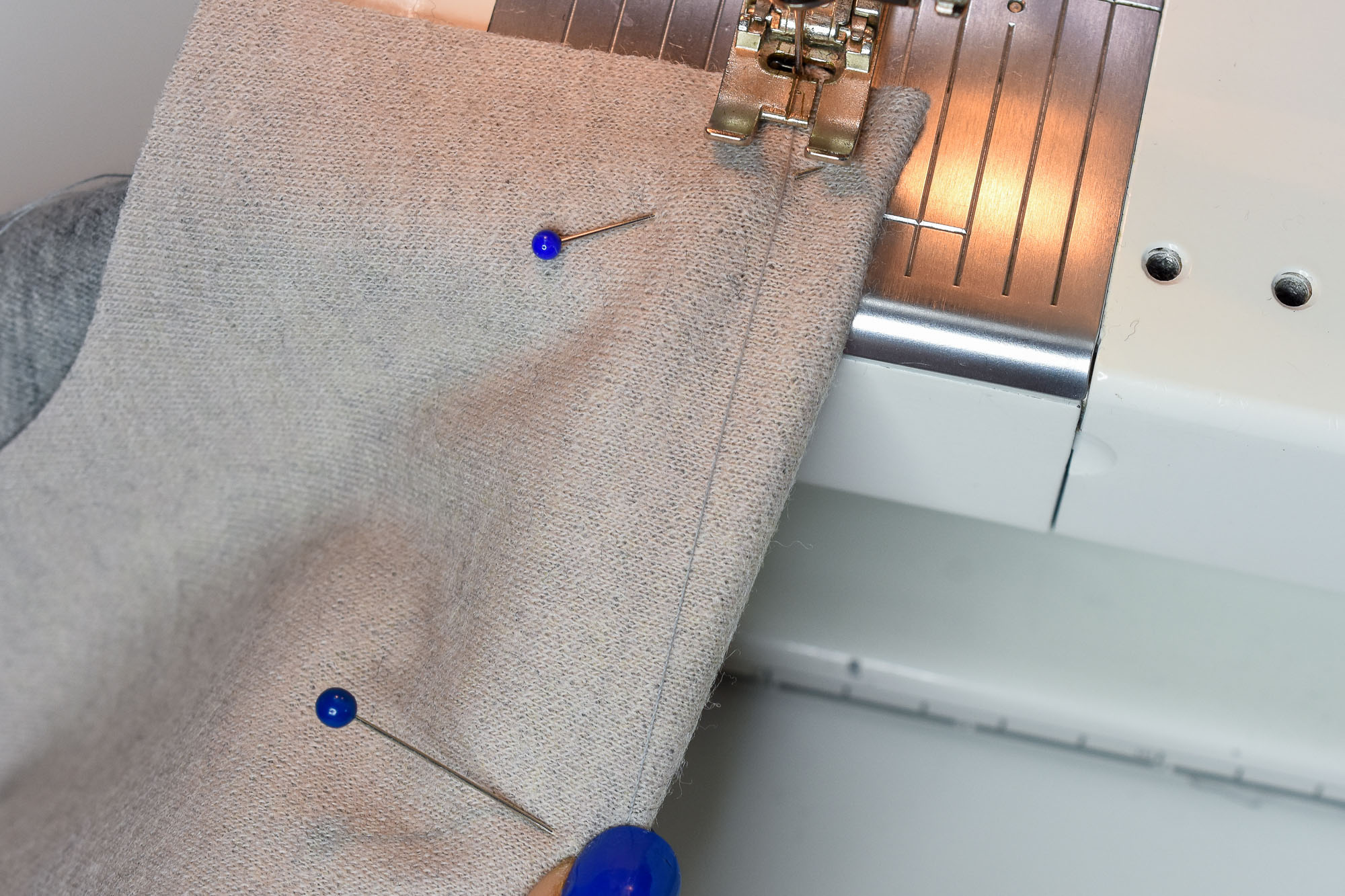Sewing darts on knits: Step-by-step tutorial – The Last Stitch Johanna ...