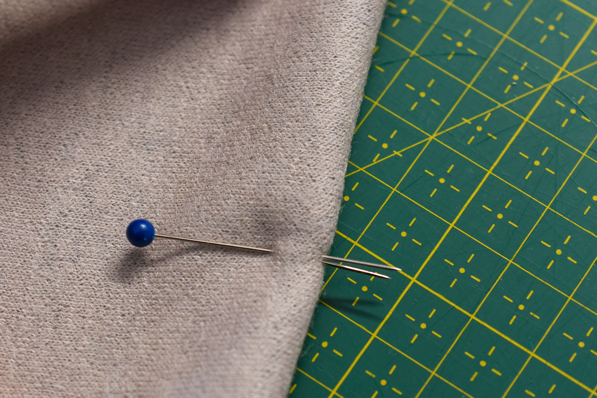 Sewing darts on knits: Step-by-step tutorial – The Last Stitch Johanna ...
