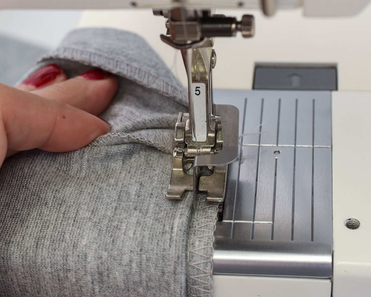 Invisible blind-stitch hemming: Vide Sew-Along – The Last Stitch ...