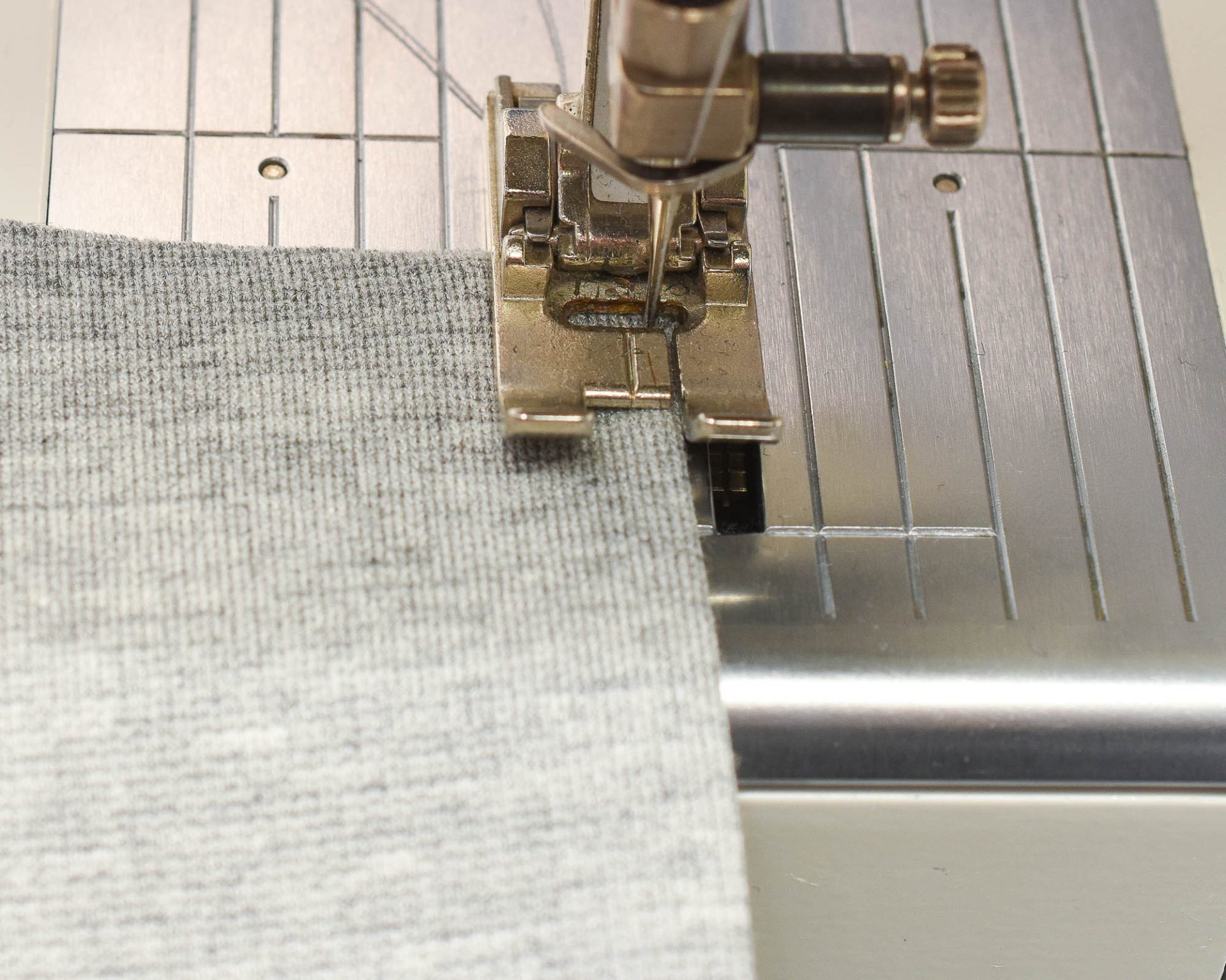 Sewing pintucks: Vide-Sew Along – The Last Stitch Johanna Lundström
