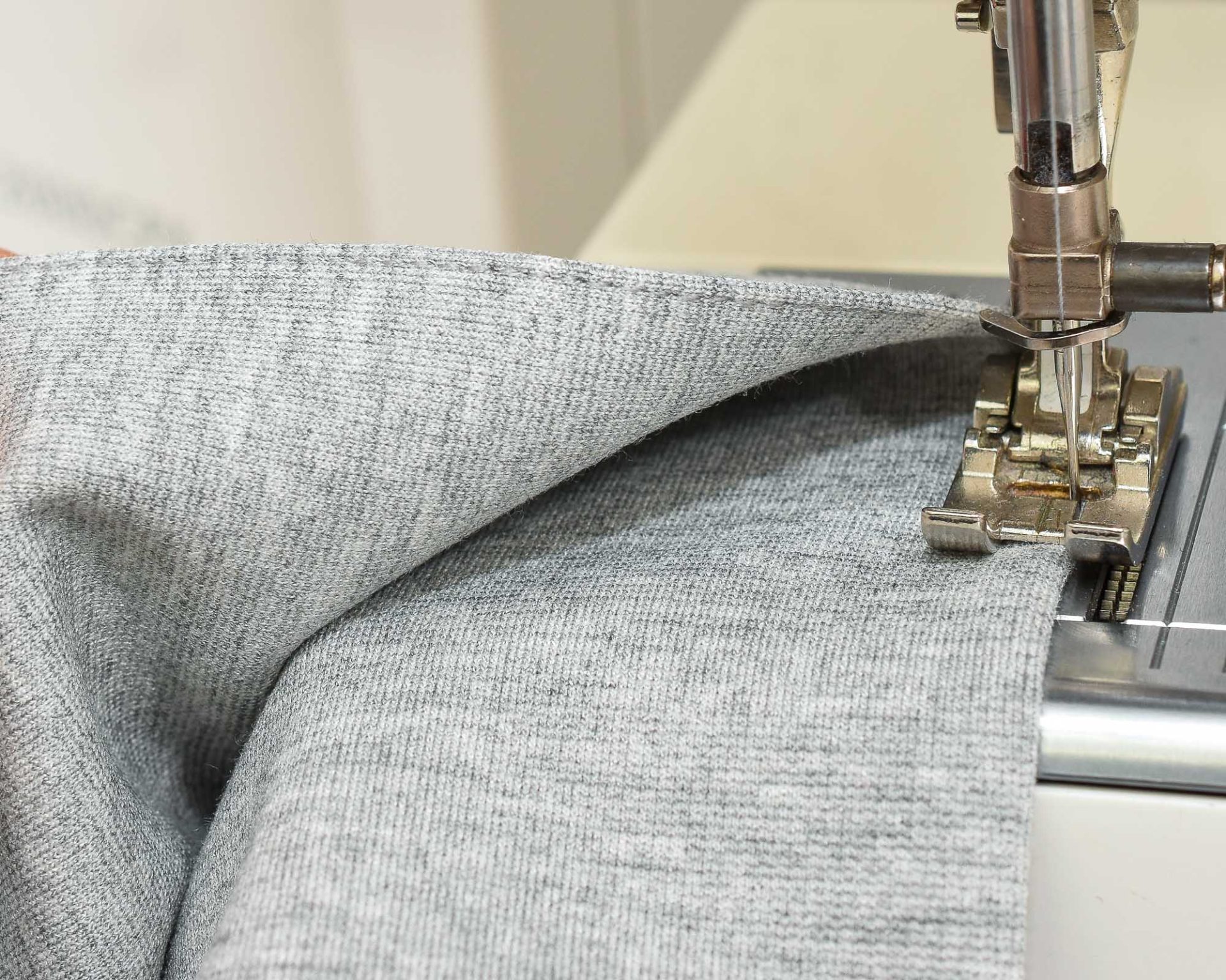 Sewing pintucks: Vide-Sew Along – The Last Stitch Johanna Lundström